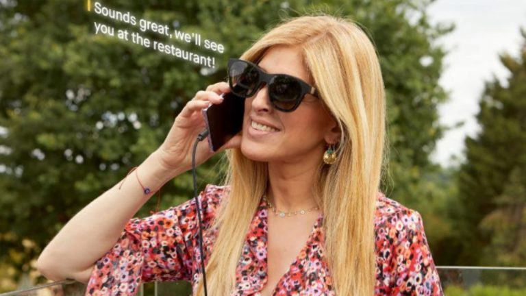 Enfrentando os padrões de beleza, modelo inova com o Unibrow Movement