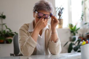Astenopia: causas, sintomas e como prevenir a fadiga visual